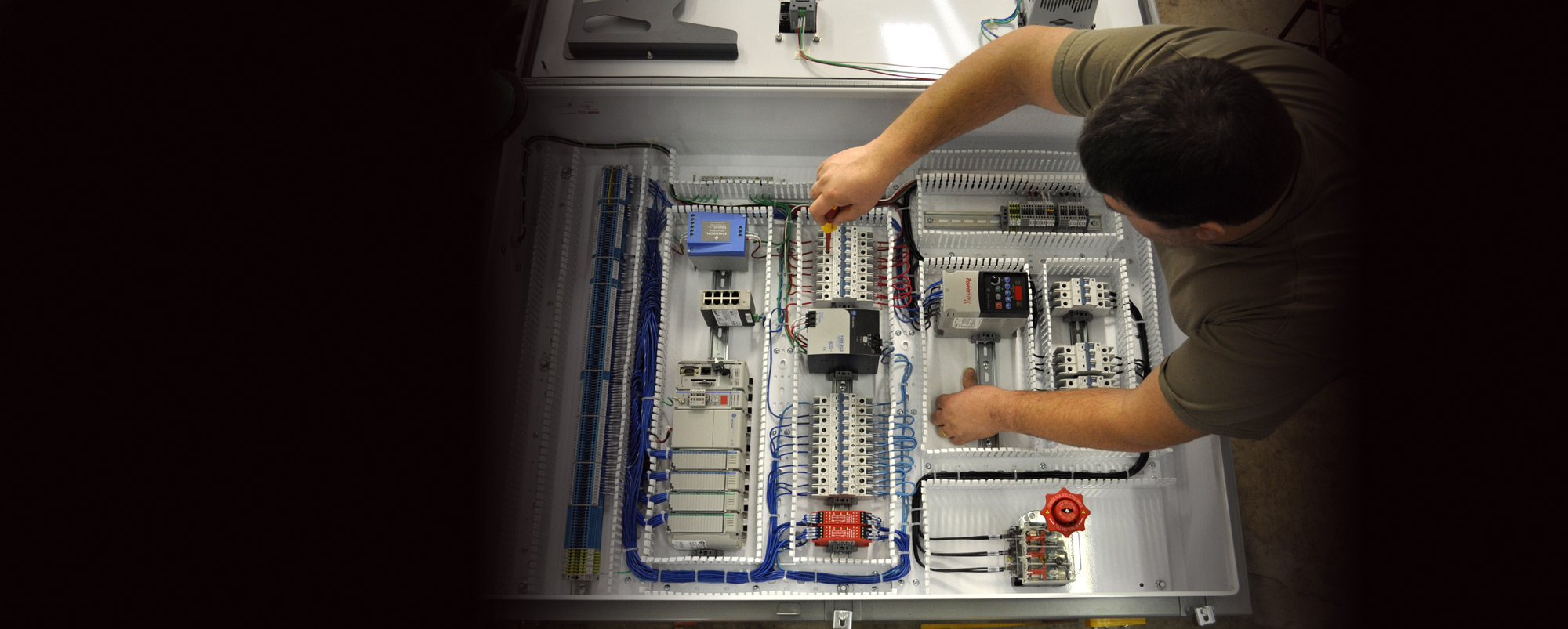 S2i Fully programmed control panels, integrated PC/HMI consoles